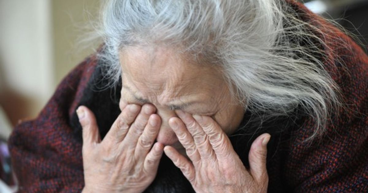 Ce i-a facut o ingrijitoare romanca batranei infirme de care avea grija ...