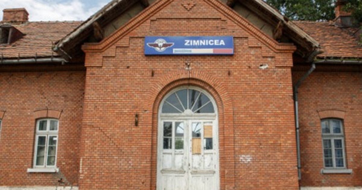 Imagini dezolante! Gările monument istoric din România se dărâmă pe zi ...