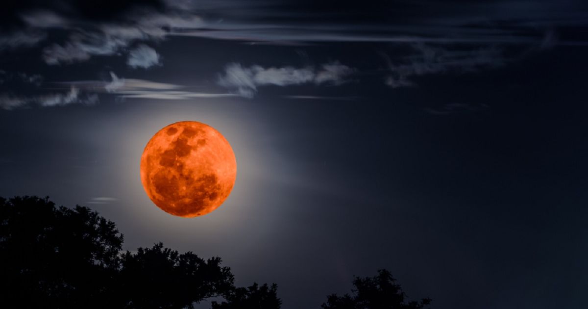 Spectacol pe cer! Luna Sângerie, în eclipsă totală - Stirile Kanal D