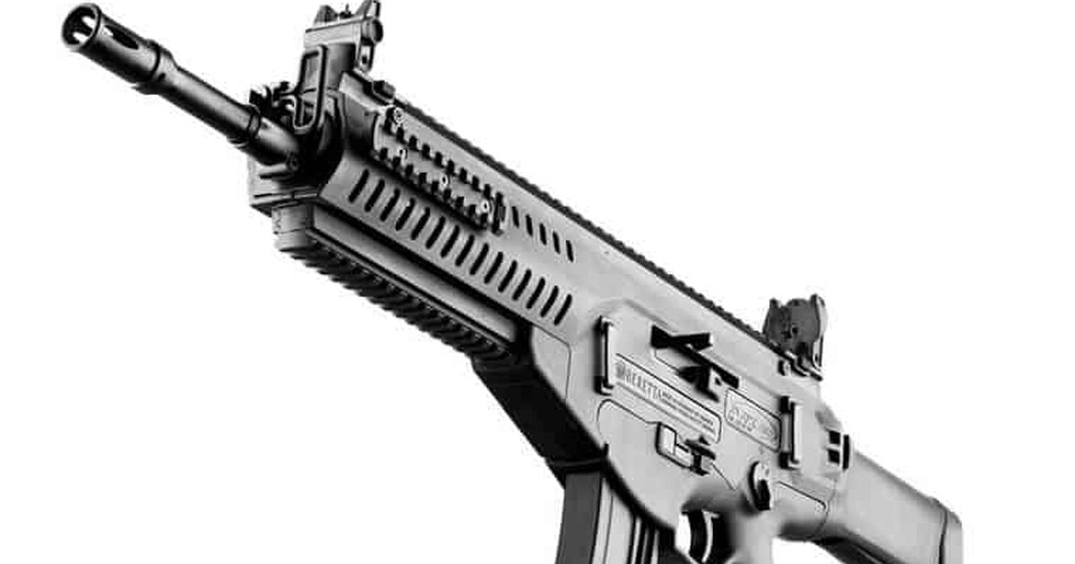 Armă de asalt celebră, produsă în România - Stirile Kanal D