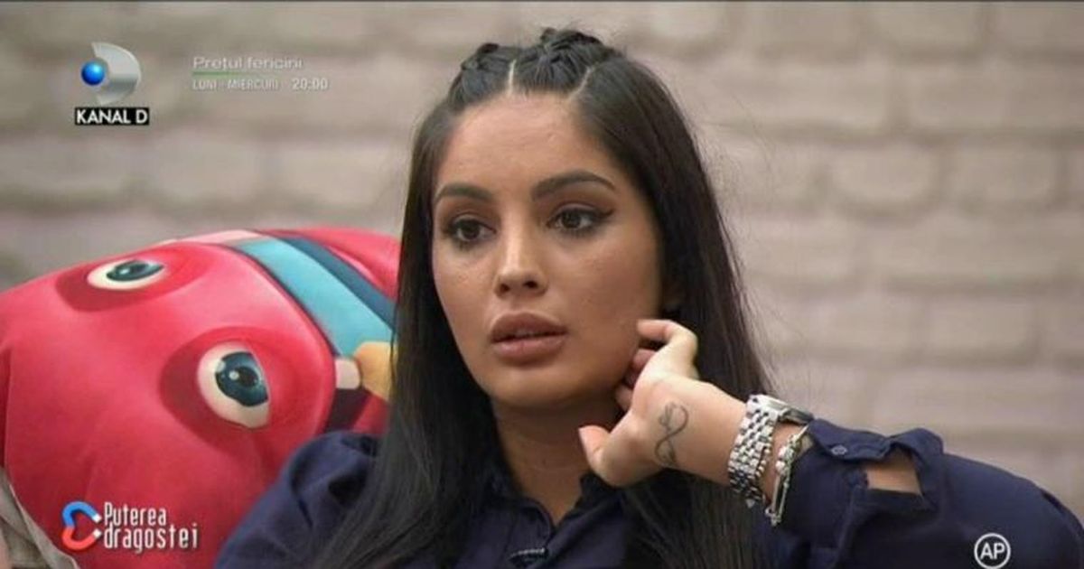 Simina de la Puterea Dragostei, goală la duș - Stirile Kanal D