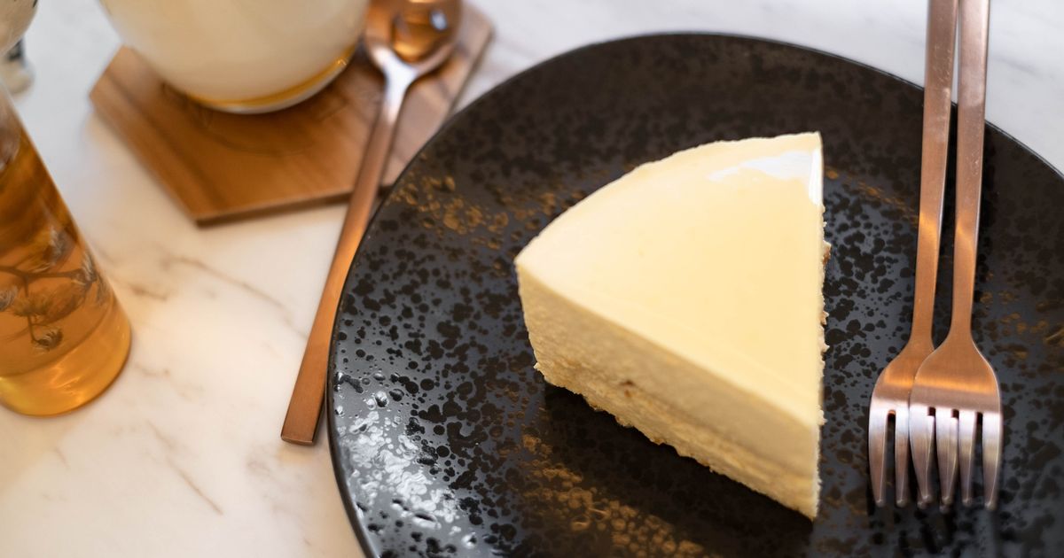 Cea mai simpla reteta de cheescake cu smantana. Afla de la noi cum sa o ...