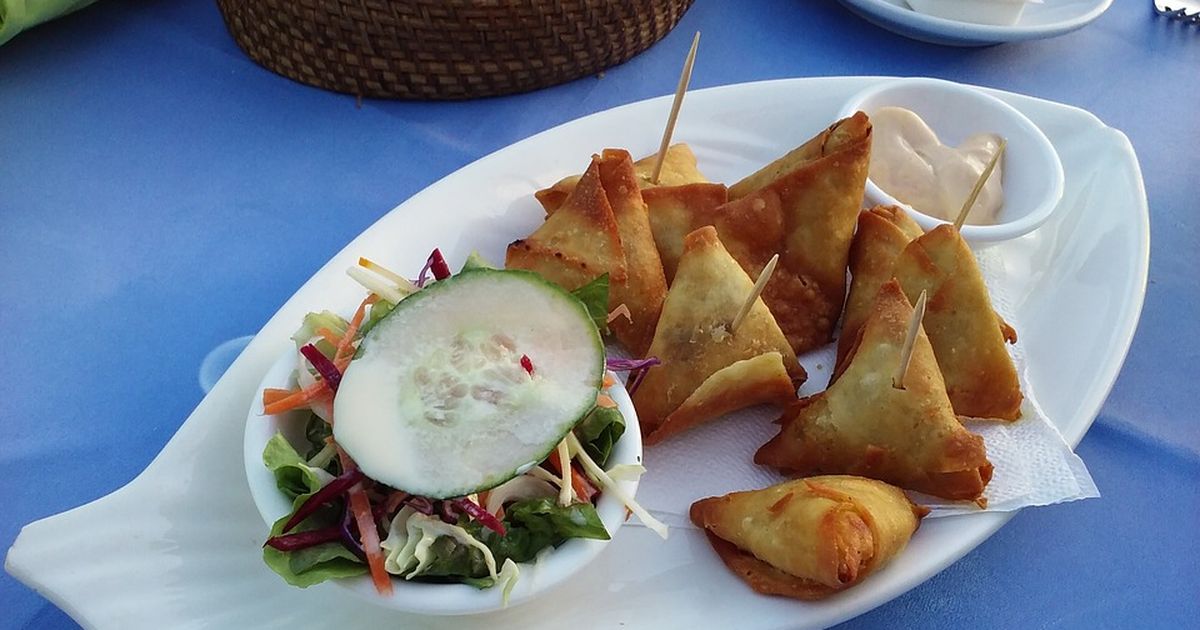 Cum prepari Samosa cu legume la tine acasă? Un fel de mâncare indian ...