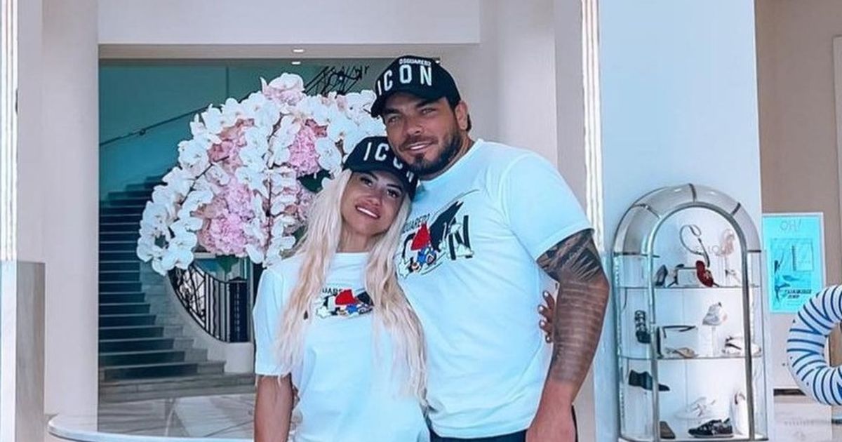 Anda Adam a primit un inel de la iubitul ei - KFetele