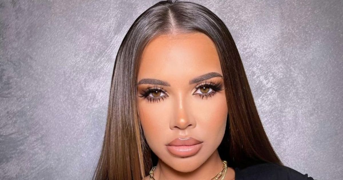 Andra Volos, prima fotografie după operația de liposucție! Șatena a ...