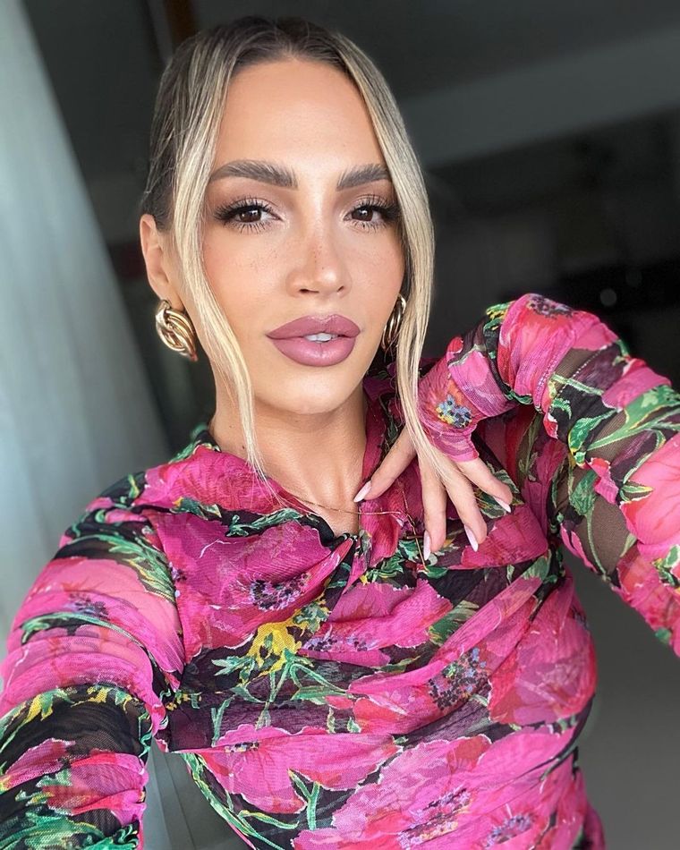 Iulia Sălăjan a fost agresată? Fosta soție a lui Alex Bodi a apărut cu ...