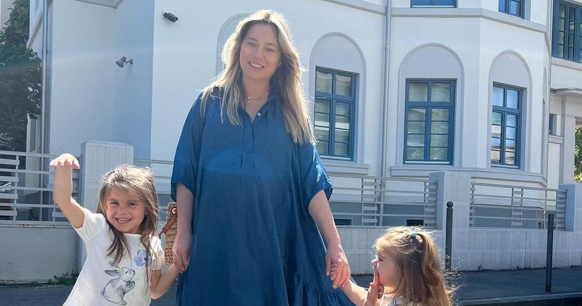 Laura Cosoi, fotografie de colecție cu cele trei fetițe și mama sa! Cum ...