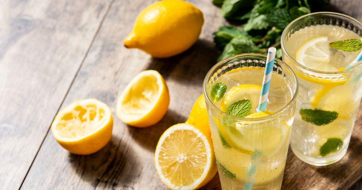 6 Rețete de limonadă cu lămâie. Răcoritoare și fresh, sunt perfecte în ...