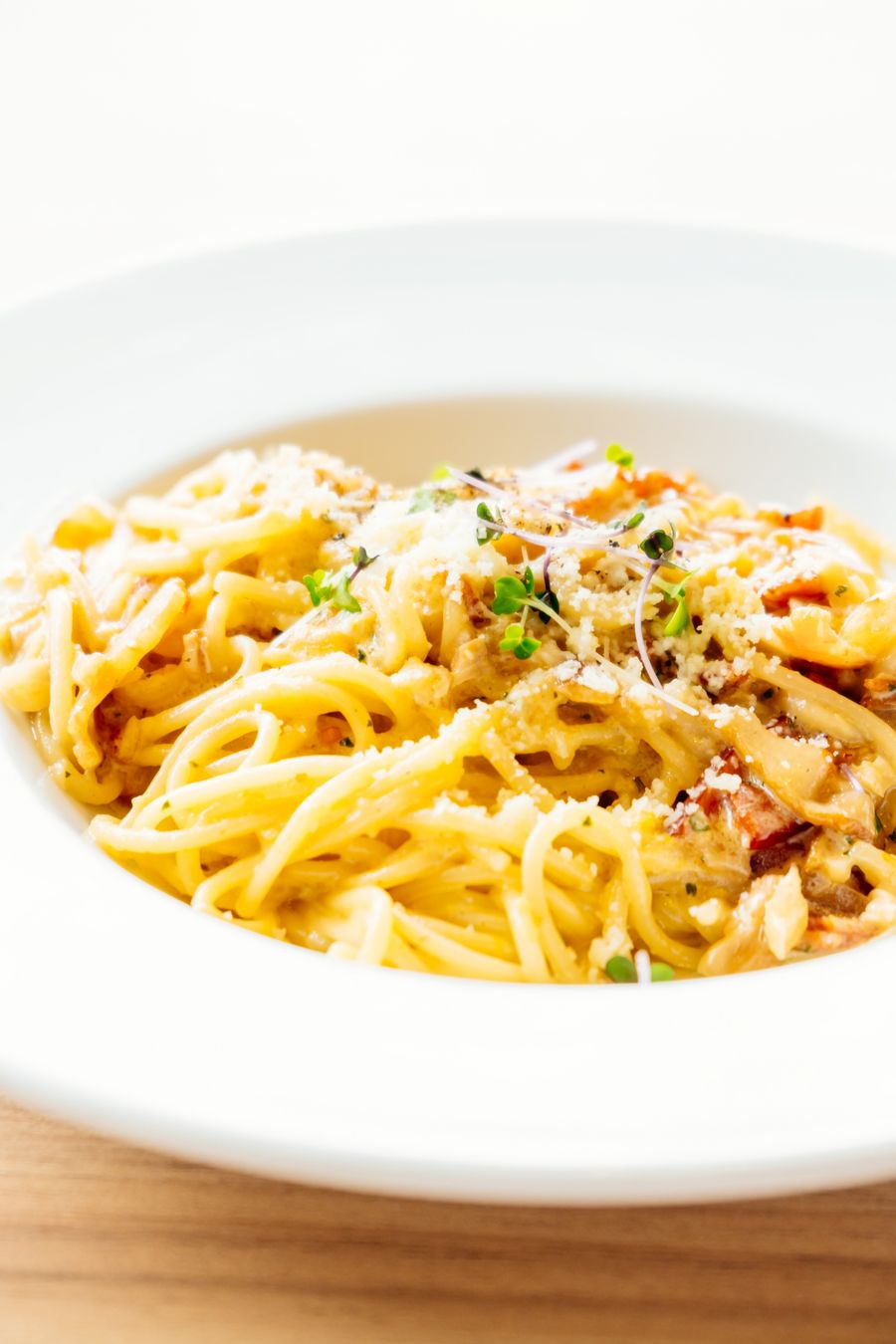 Spaghete carbonara. O rețetă simplă și rapidă pentru a-ți satisface ...
