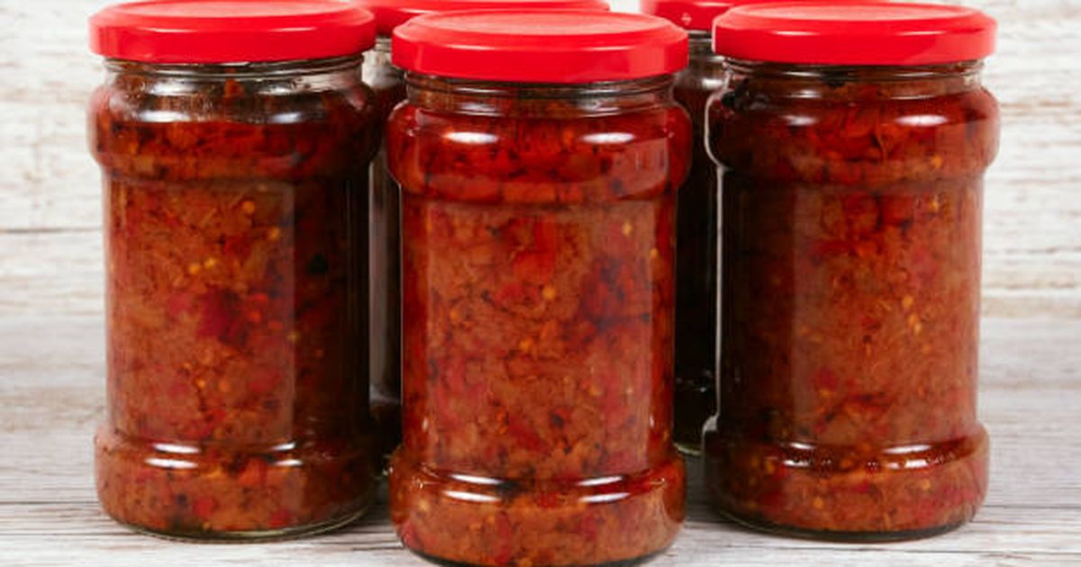Zacusca de vinete. O delicioasă rețetă tradițională românească cu arome ...