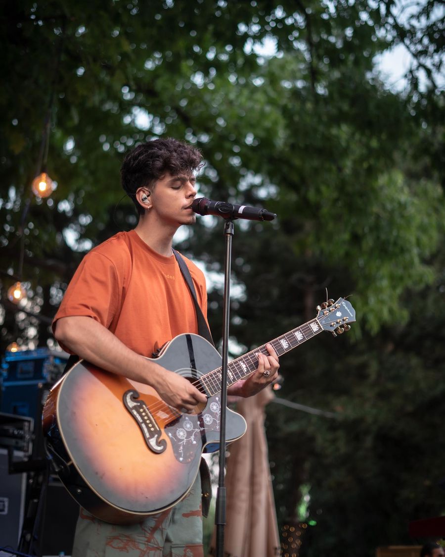 #DESCOPERĂ: Cine este Emilian. „Profesia e profesie, viața privată e ...