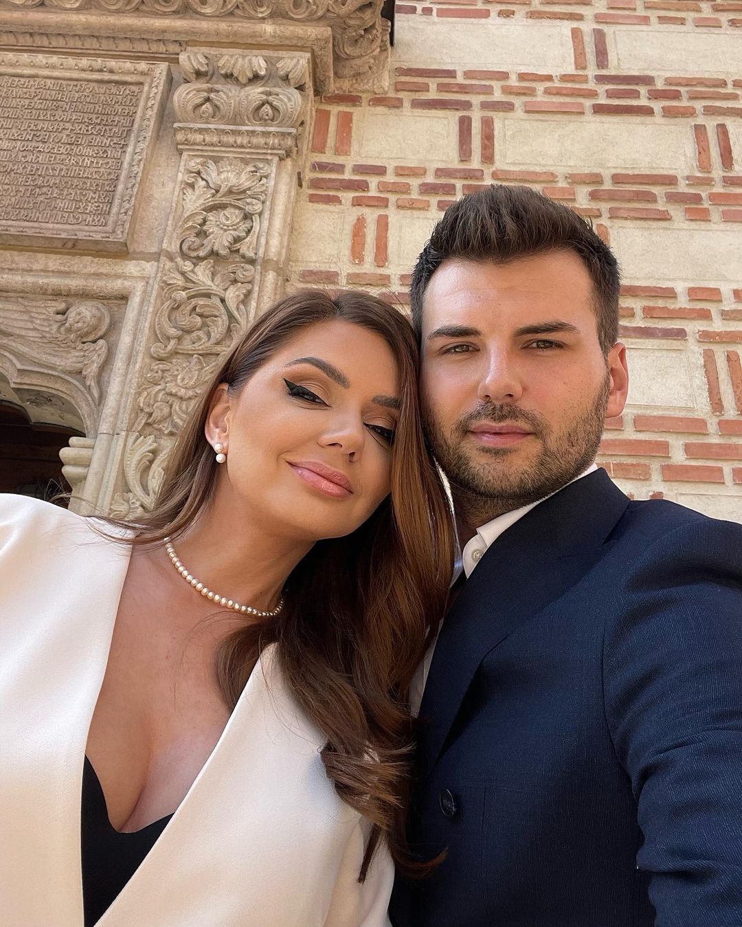 #CITEȘTE: Cine este Albertina Ionescu. ”Când mă ține de mână, simt că ...