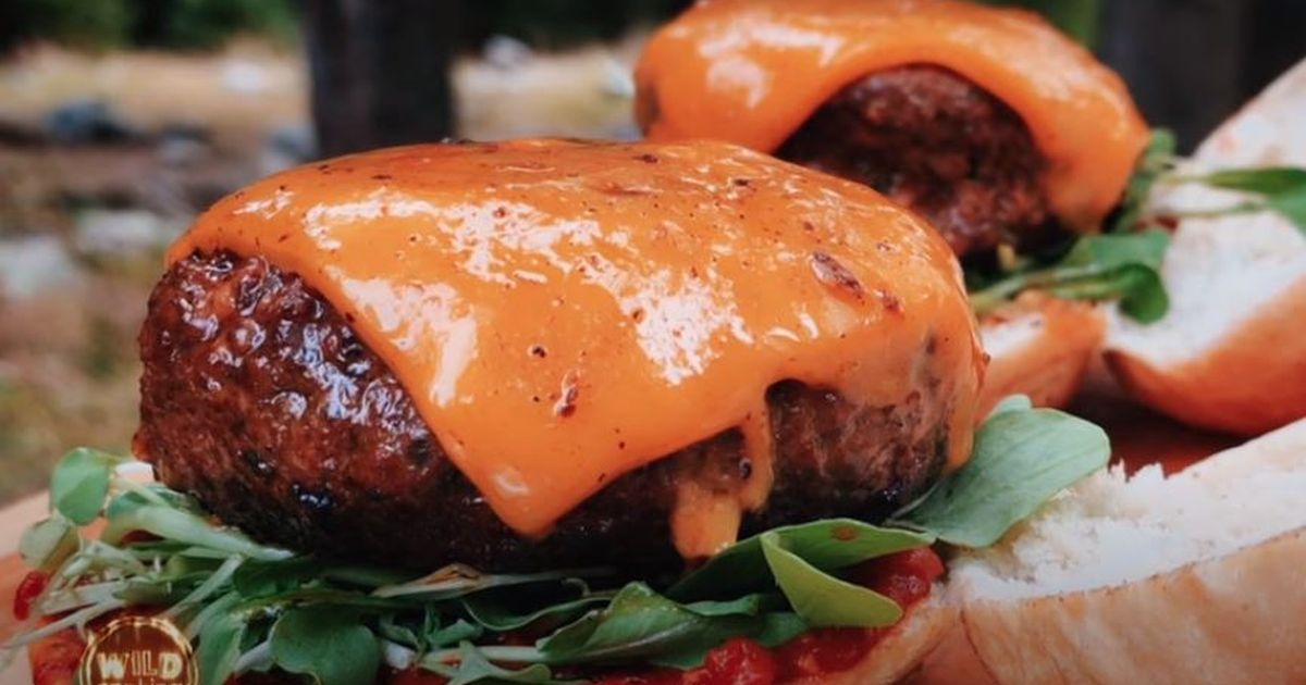 Rețetă de Cheeseburger. Cel mai suculent burger făcut în casă! - KFetele