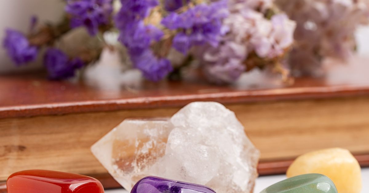 Cum poți atrage banii în 2023? De ce cristale și pietre prețioase ai ...