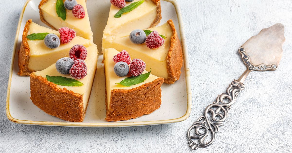 Rețetă de Cheesecake cu fructe de pădure congelate și mentă - KFetele