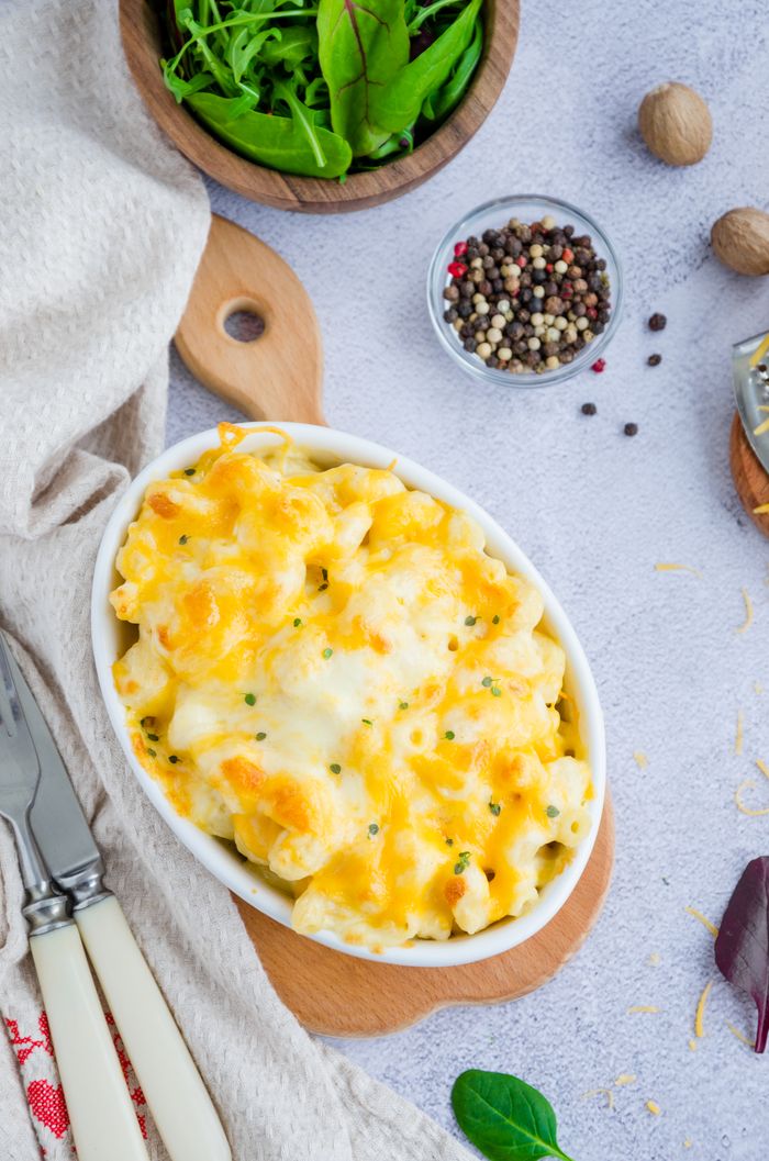 Macaroane cu brânză Cheddar la cuptor, o rețetă delicioasă pentru o ...