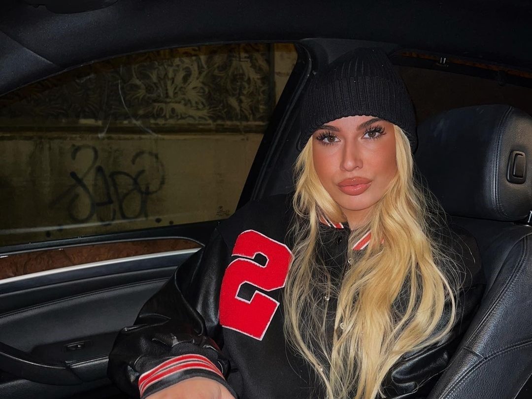 „Pur și simplu o ador.” Sarah Dumitrescu a îmbrăcat o rochie de mireasă ...