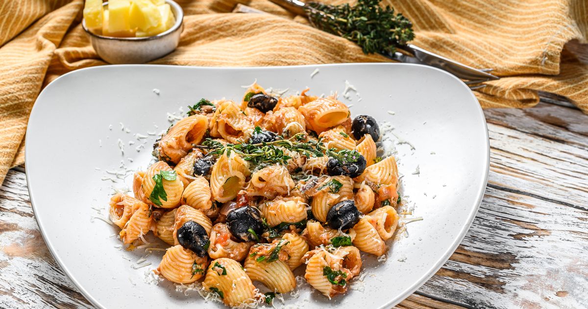 Paste cu rosii, capere si anșoa. Un preparat pe gustul tuturor! - KFetele