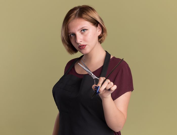 Cum să îți faci breton. Pași simpli și sfaturi utile pentru a-ți crea ...