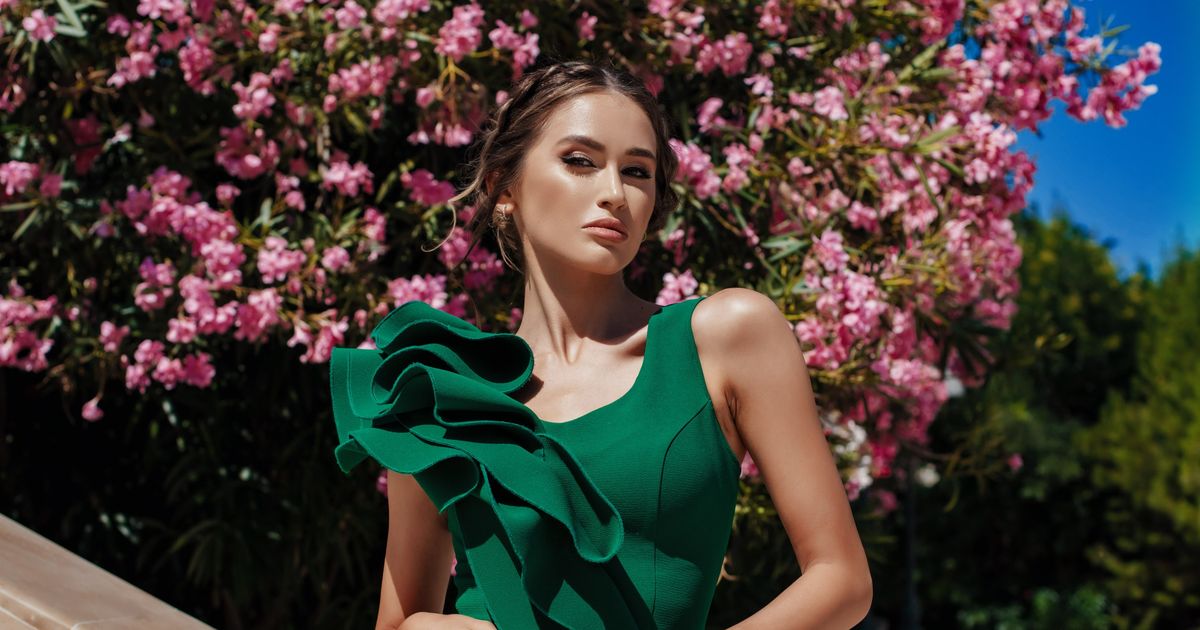 Machiaj pentru rochie verde. Cum să puneți în evidență frumusețea unei ...