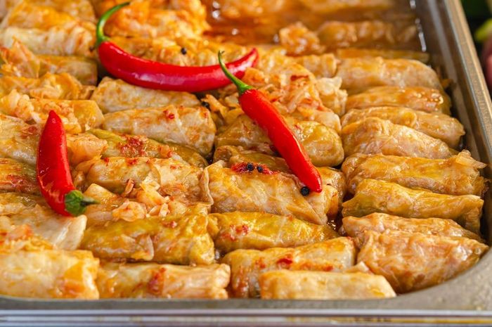 De ce nu trebuie să pui ouă în sarmale. Bucătarii pricepuți folosesc ...