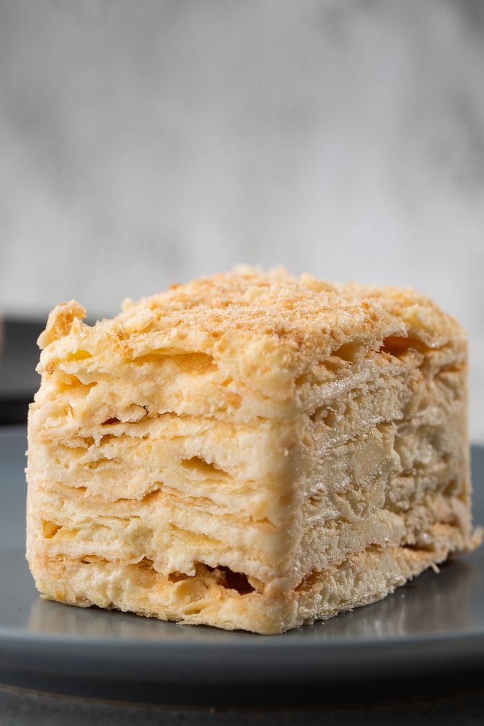 Prăjitură Napoleon, rețeta originală. Un gust apetisant, doar din poze ...