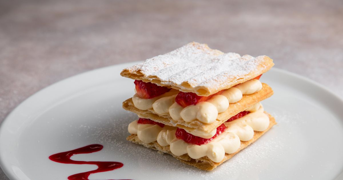 Millefeuille, rețetă originală. Foile crocante și crema ușoară fac din ...