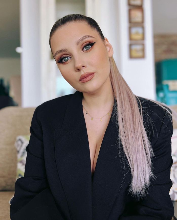 Cine este Alessandra. "Aveam probleme cu glanda și sunt fericită să vă ...