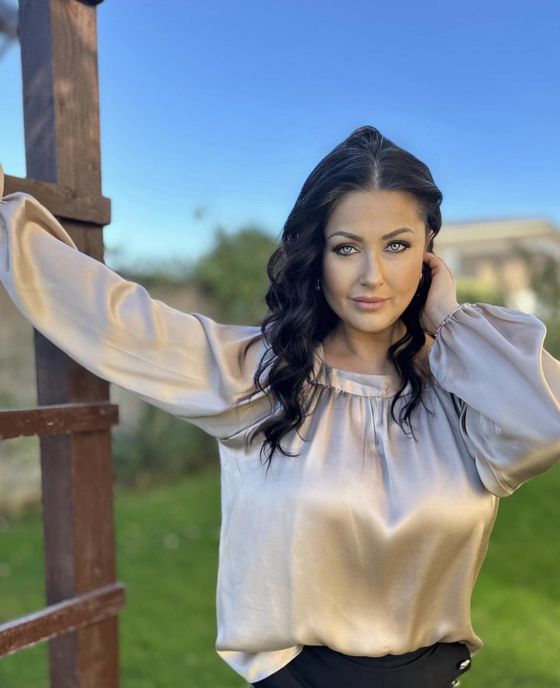 “O duduie i-a dat cu sacoșa în cap Victoriei și nici măcar nu a avut ...