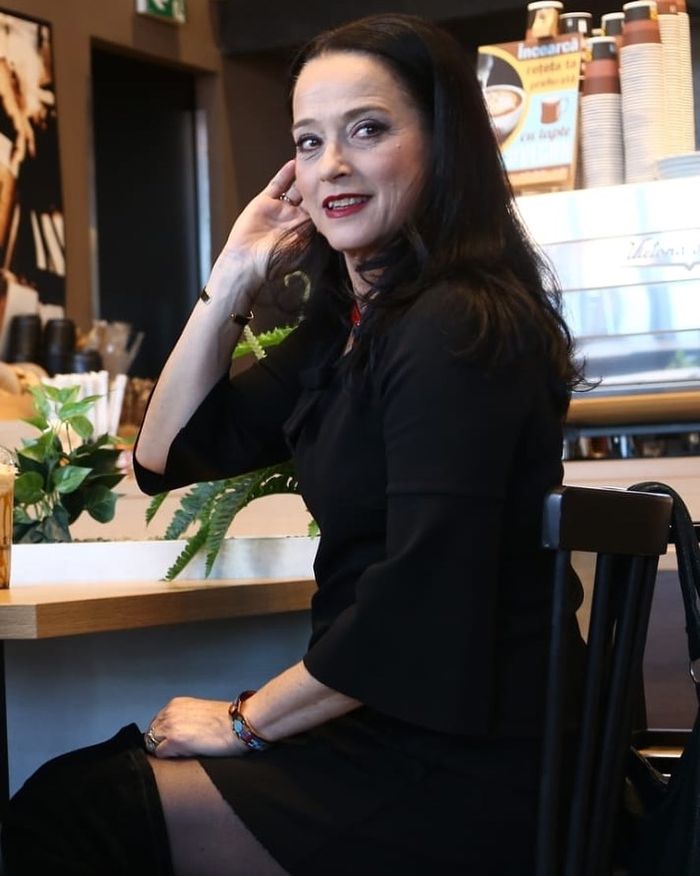 Cine este Ilinca Goia. „Reflectoarele de pe fața ta aduc și umbrele din ...