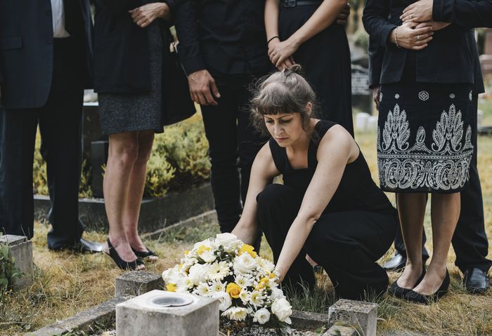 Ce să porți la o înmormântare. Un ghid complet pentru femei și bărbați ...
