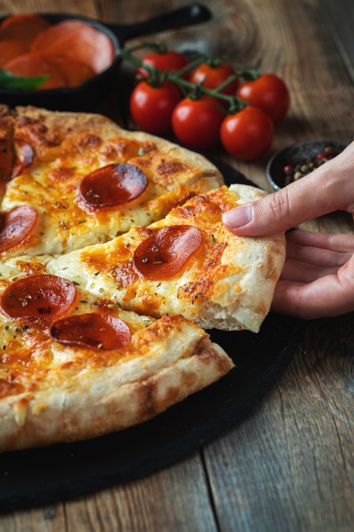 Pizza pepperoni. Un blat pufos cu un gust autentic! - KFetele