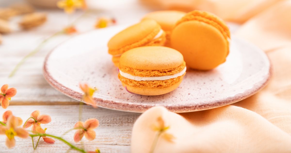 Macarons cu cremă de ciocolată albă. Un desert rafinat și sofisticat ...