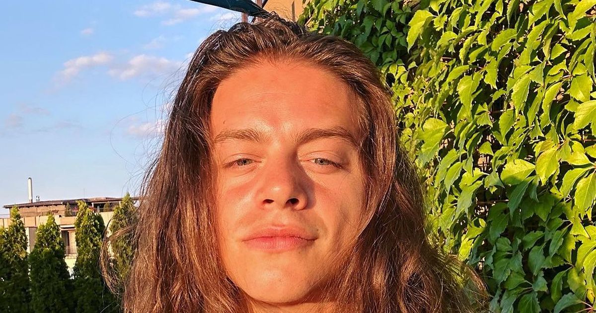 Cine este Iustin Petrescu. "Pe scurt, ne-am cunoscut online. Are ...