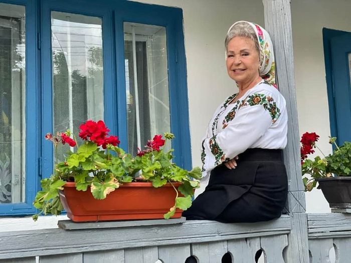 Mioara Velicu rememorează copilăria autentică de la sat! „Am crescut ...