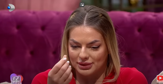 Julia, în lacrimi. Tânăra nu mai suportă jocurile pe care le-ar face Robi față de ea. “Mi se ...