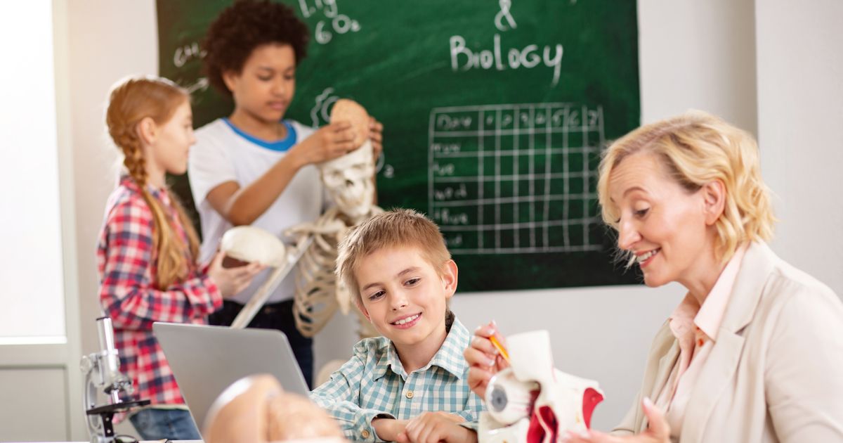 Mesaje de sfârșit de an școlar pentru elevi și profesori. Cele mai ...