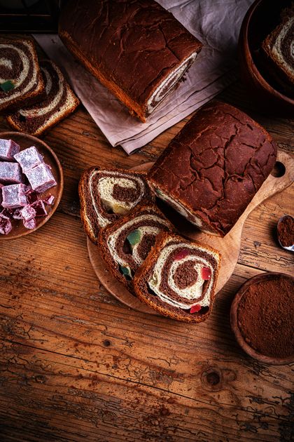 Cozonac umplut cu cacao și rahat. Un desert apreciat și savurat de ...