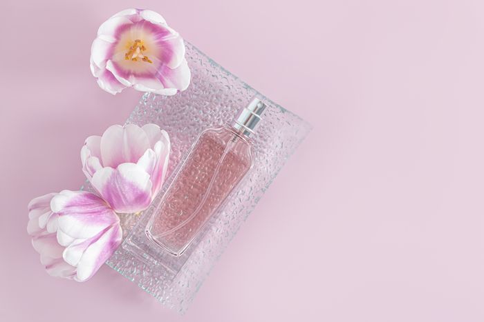 Top 10 cele mai comune note de parfum și ce înseamnă acestea, potrivit ...