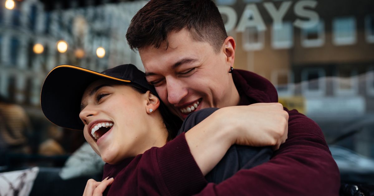 5 semne comportamentale care dezvăluie că te place cu adevărat - KFetele