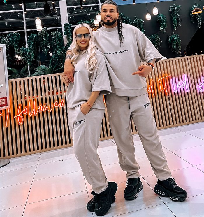 Cine este Joseph, soțul Andei Adam. "Mi-a lăsat numărul la recepție, el ...