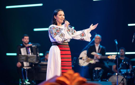 Ce reprezintă magia Crăciunului pentru Angela Rusu? Interpreta de ...