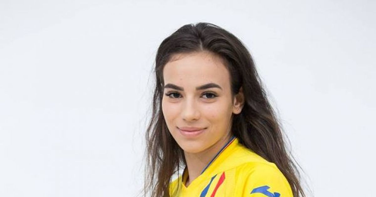 Cea mai sexy fotbalistă din România a împlinit 20 de ani, Teo Meluţă ...