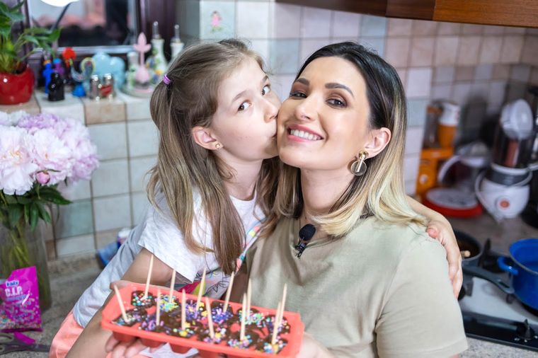 Rețetă de acadele din ciocolată cu lapte de la Ela Crăciun - KFetele