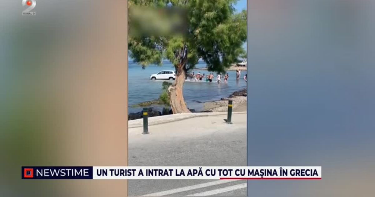 Un turist a intrat la apă cu tot cu mașina în Grecia - KANAL D2