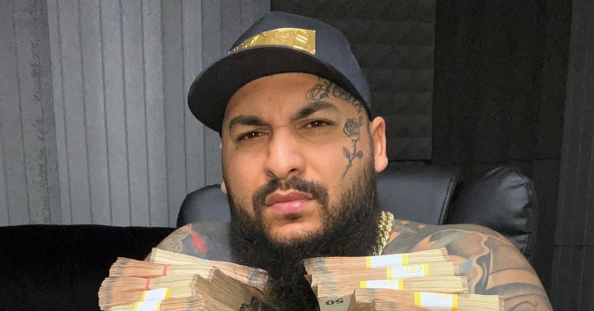 Dani Mocanu s-a trezit cu mascații la ușă! Cântărețul se află deja în ...