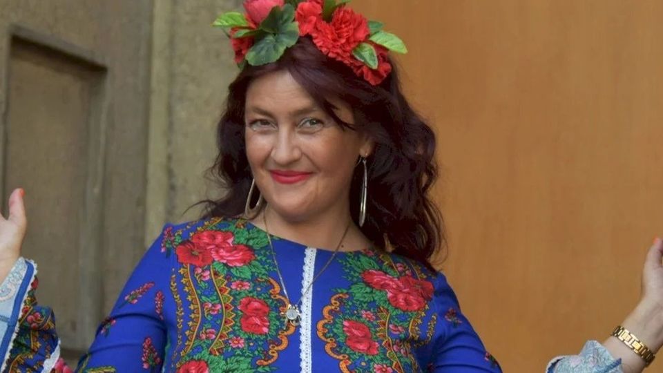 FOTO Rona Hartner, condusă pe ultimul drum în rochie albă! Persoana ...