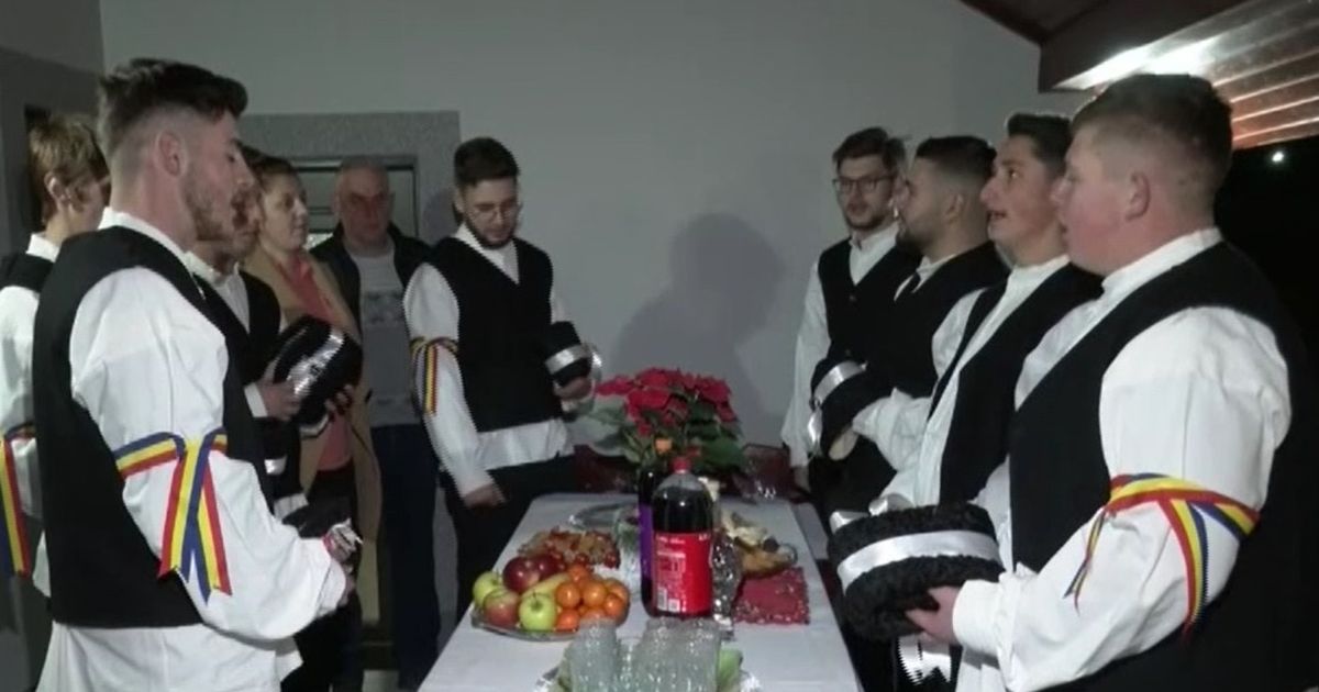 Colindul, tradiția care nu moare. Tinerii din inima Munților Apuseni ...