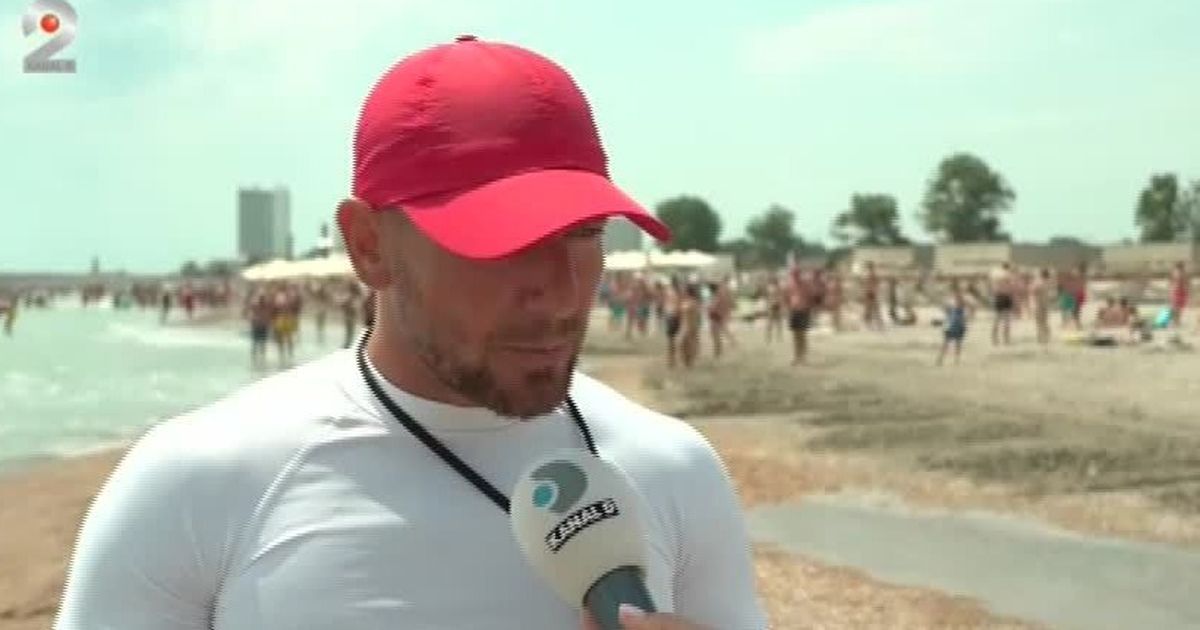 VIDEO Baie în mare cu orice preț. Steagul roșu este ignorat de turiști ...
