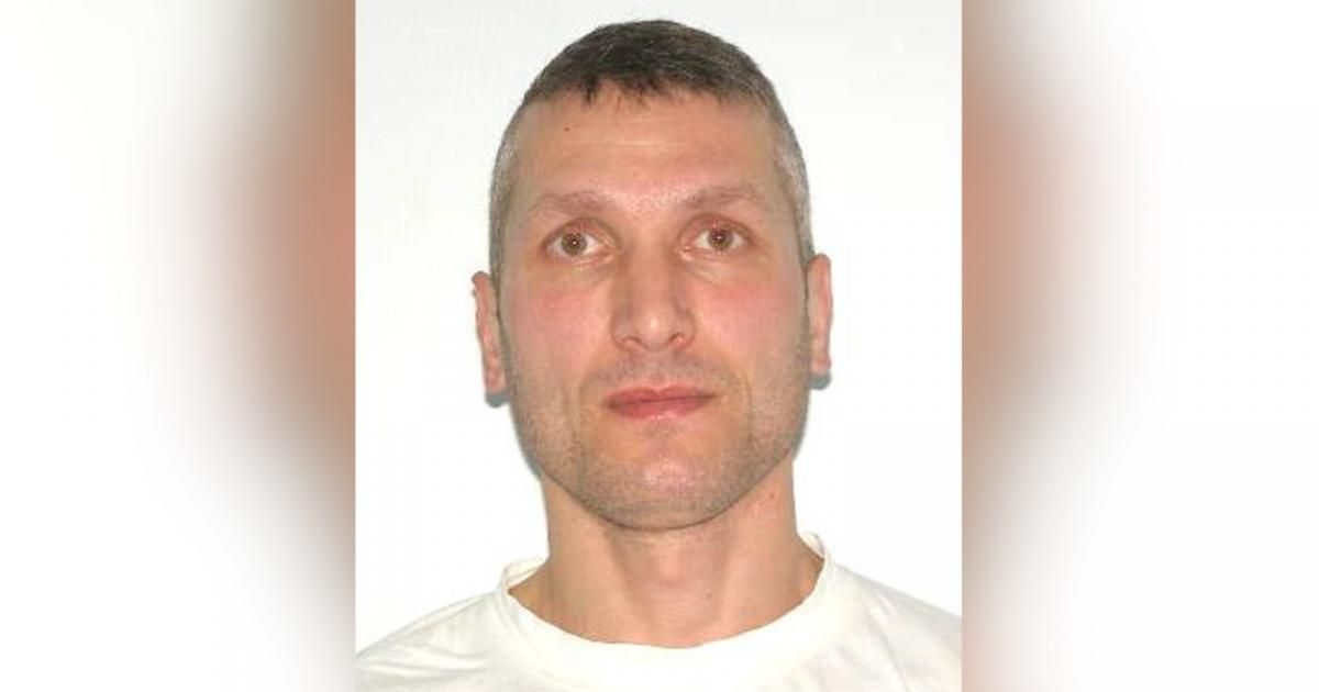 VIDEO Dacă îl vedeți, sunați imediat la 112! Este unul dintre cei mai periculoși criminali în ...